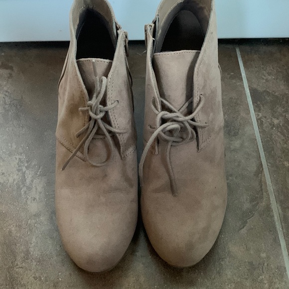Universal Thread | Shoes | Universal Thread Shoes | Poshmark